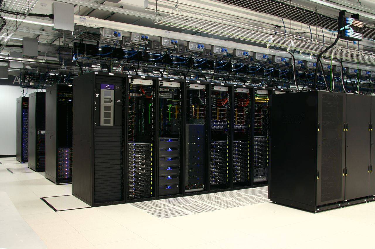 The Power of Choice in the Cloud: Who, What, Where?