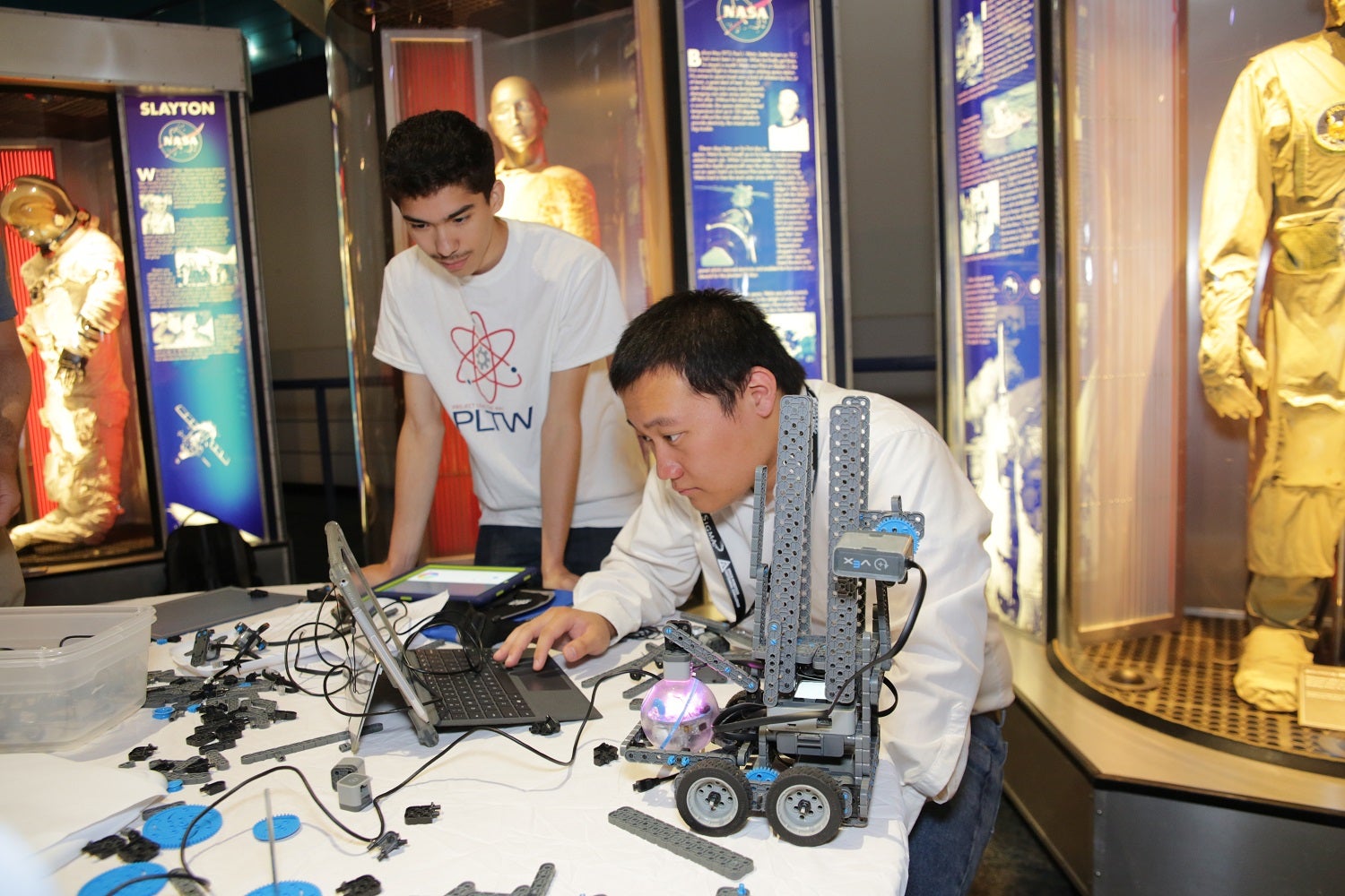 4 Programmer Teams That Won NASA's Global Space Robotics Challenge