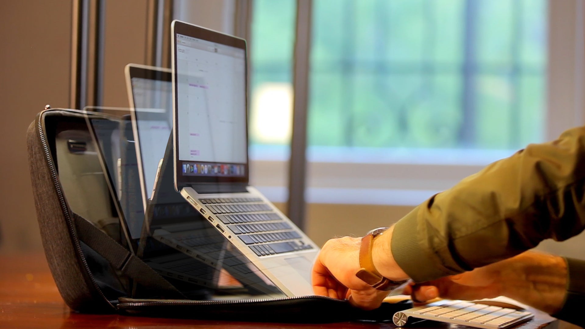 Ditch the Back Pain with This Ergonomically-Designed Laptop Bag