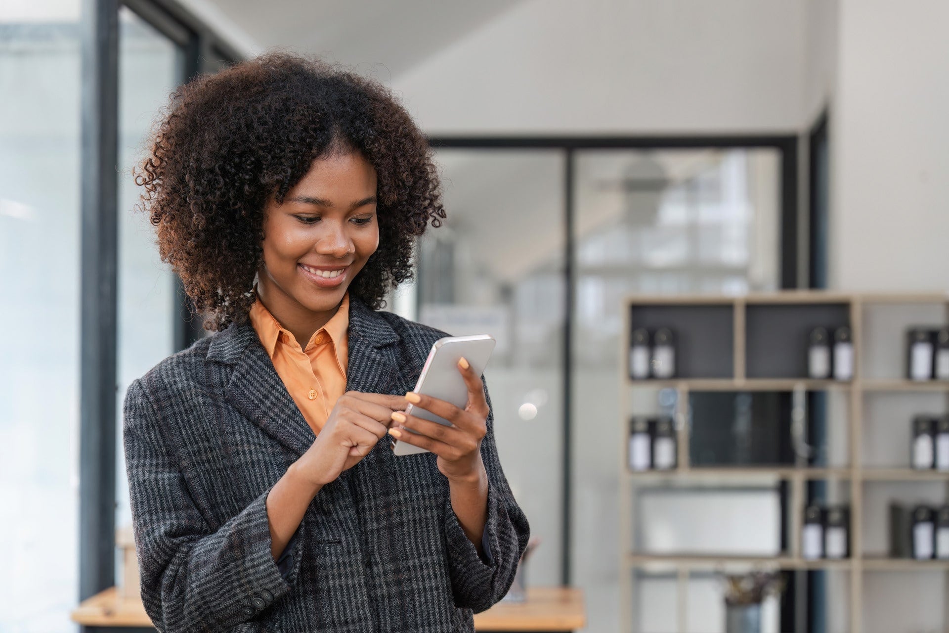 9 Best VoIP Softphone Apps For Business: Pros, Cons, Prices