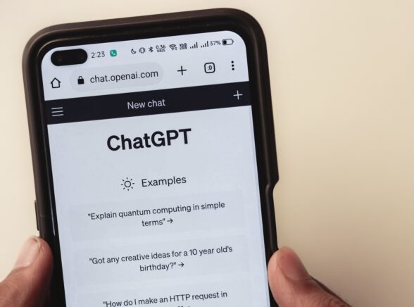 ChatGPT for iOS Update Brings iPad, Siri and Shortcuts Support - Tech.co