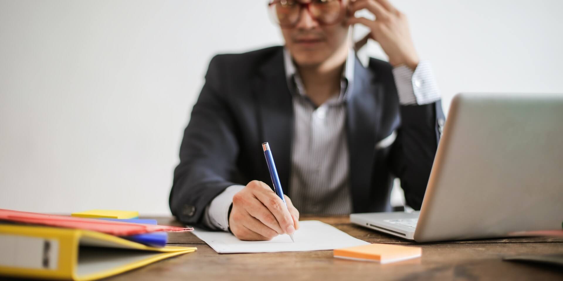 Phone Etiquette Guide: How to Take Calls Like a Pro