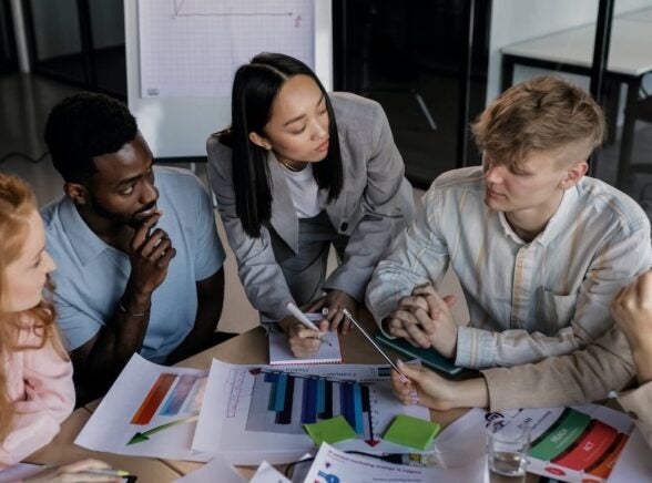 21 Examples of SMART Marketing Objectives for Managers