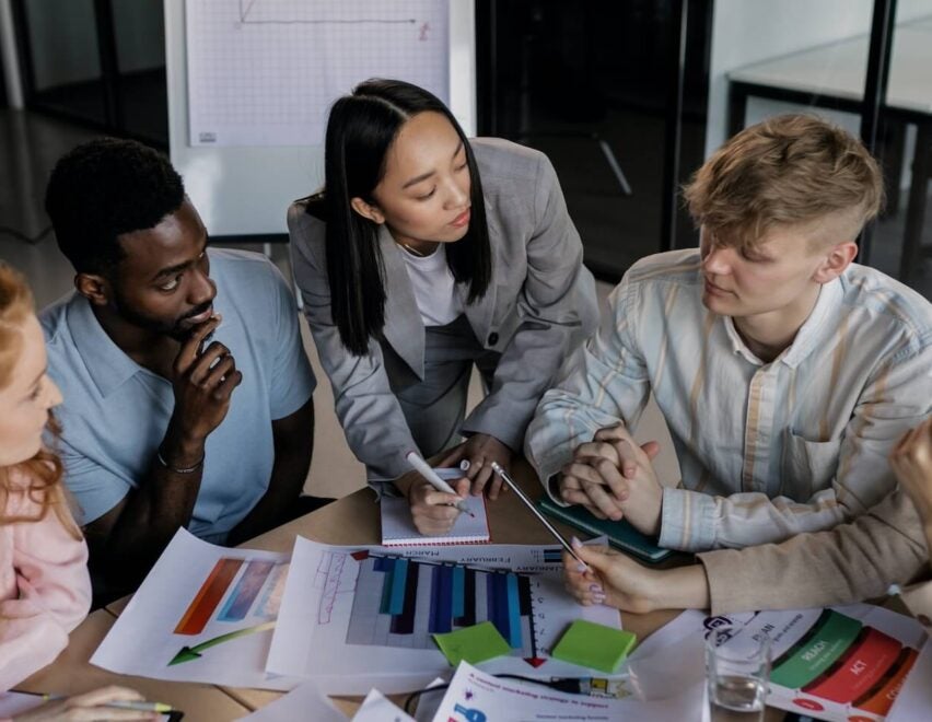 21 Examples of SMART Marketing Objectives for Managers