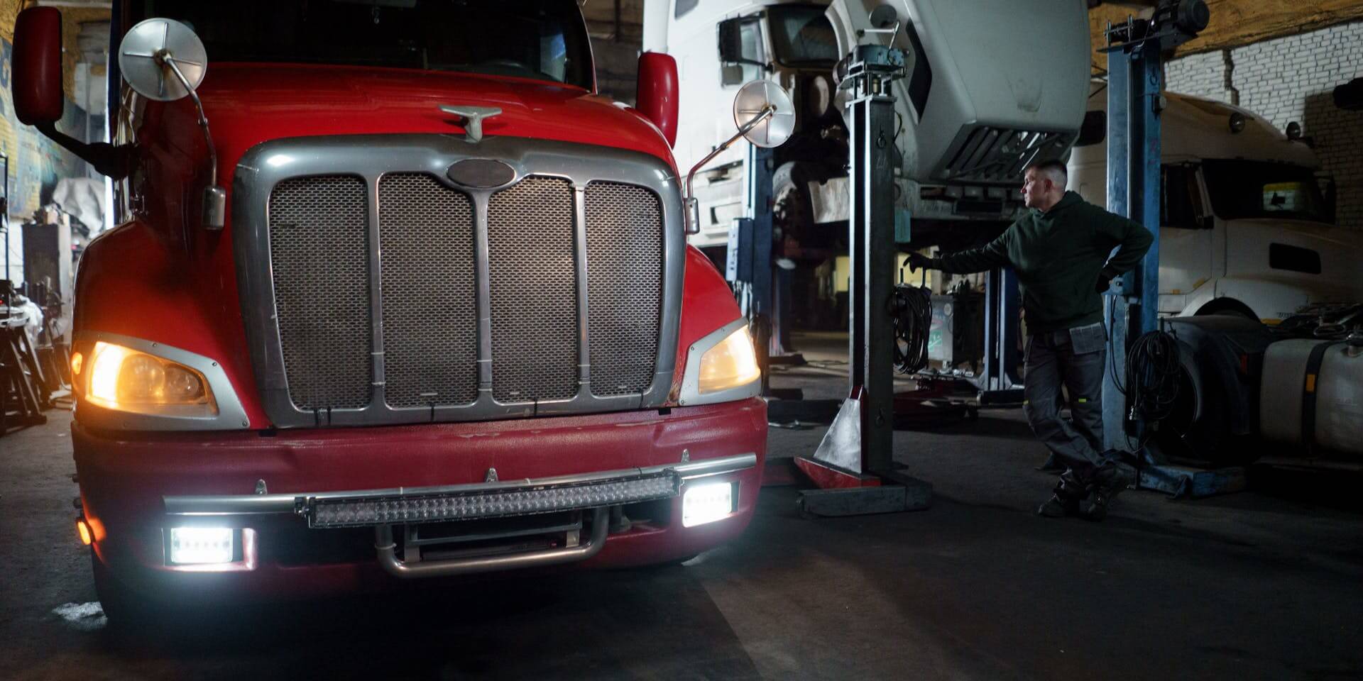 What Is a Fleet Management System? - Tech.co