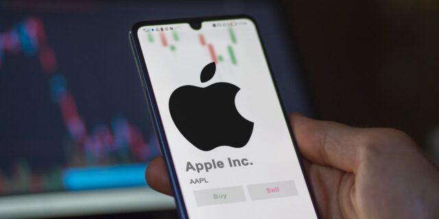Apple Stock Plummets as Trump Threatens 25% Tariff - Tech.co