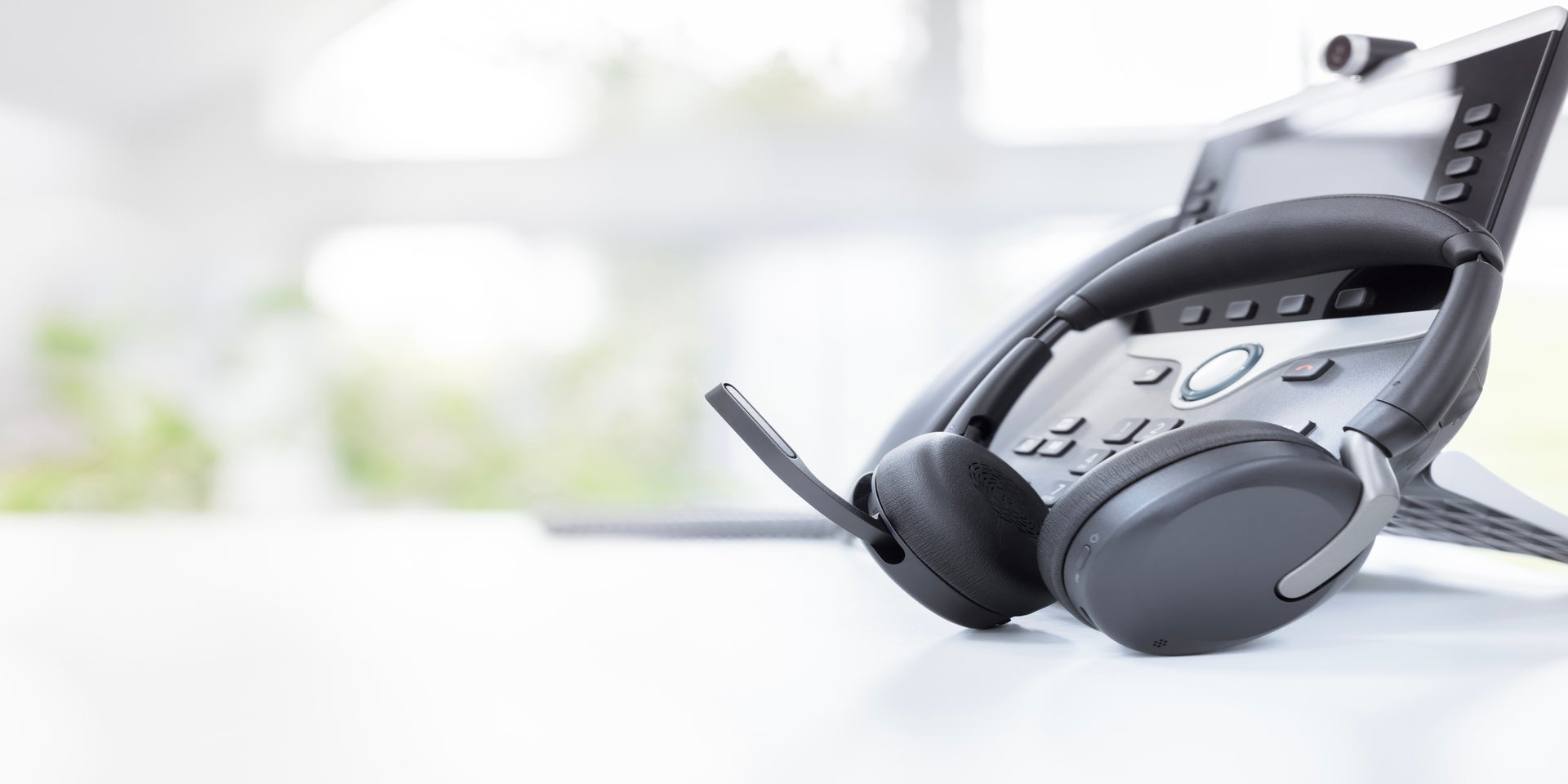 Best 8 VoIP Providers in 2026: Features, Pricing, and More